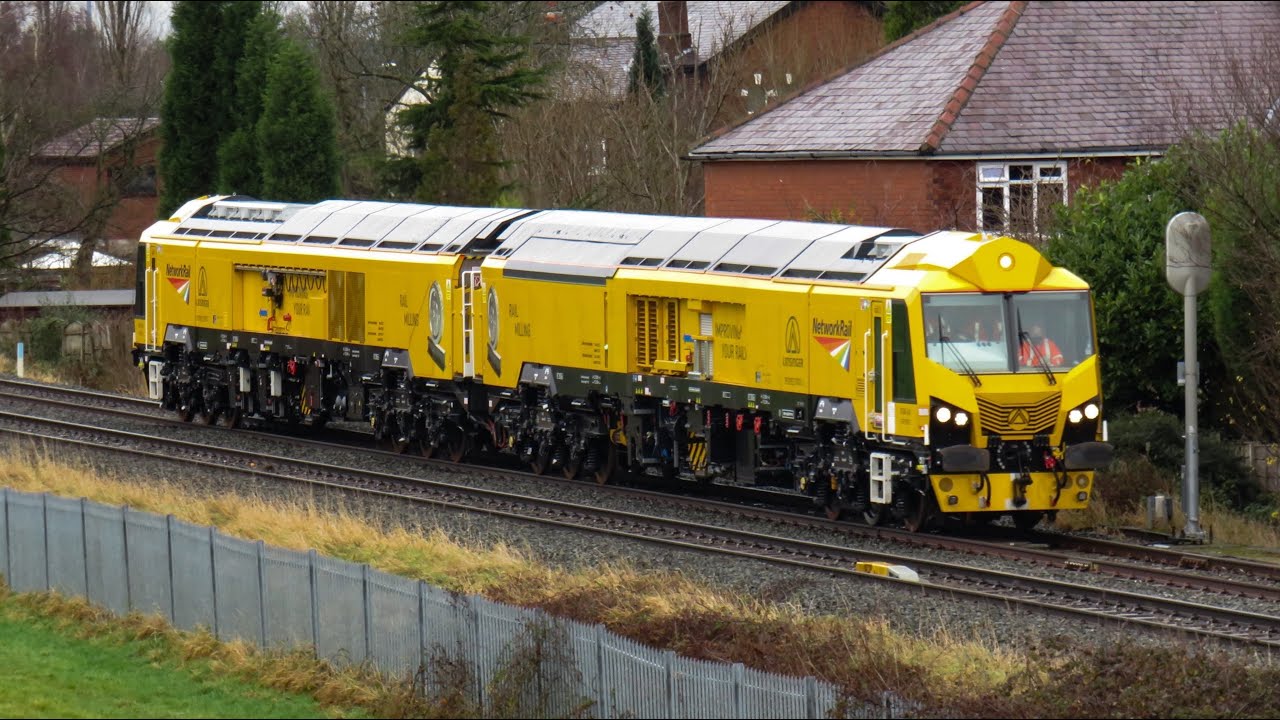 Network Rail's Rail Milling No's. DR79103 & DR79102 on 6Q01 Bury ELR ...