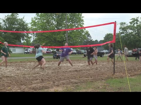 Folks come out to Battle of Byron Festival in Georgia - YouTube