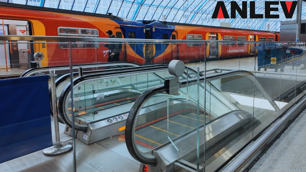 2 x Stannah ANLEV escalators at London Waterloo train station, The ...