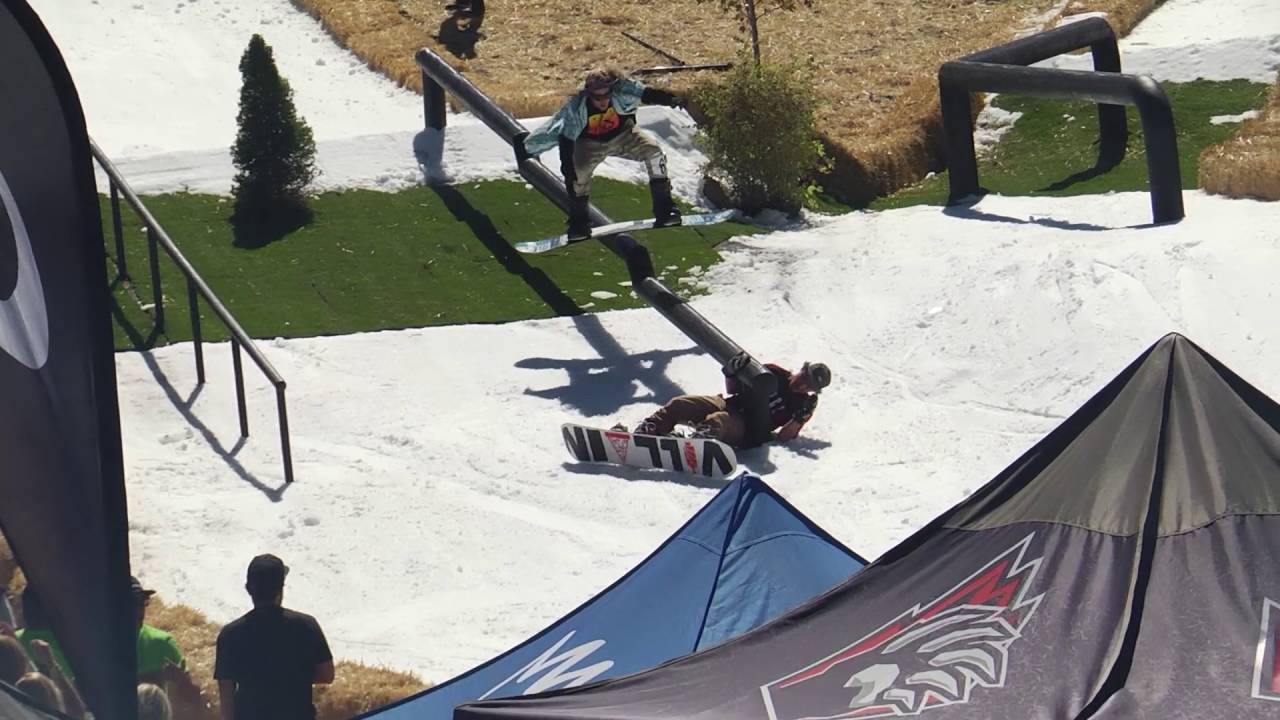 Snowboarding crash narrowly avoided at Bear Mountain Hot Dawgz and Hand ...