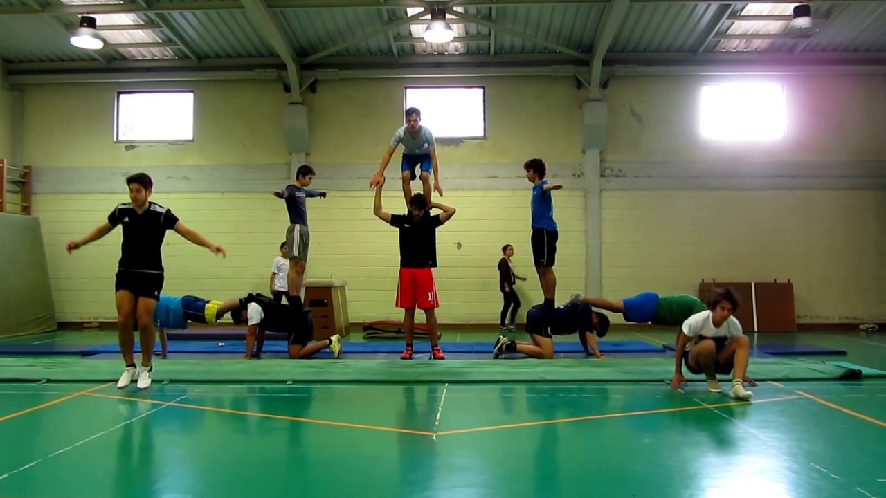 Ginástica acrobática - Acrobatic Gymnastic School - YouTube