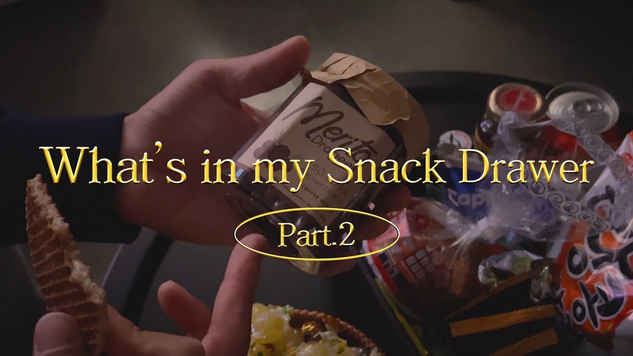 [What's in my Snack Drawer] 방송국 직원들의 간식 서랍 털기2ㅣ사무실 간식 추천 ㅣ 간식 먹방 ㅣ 신상 ...