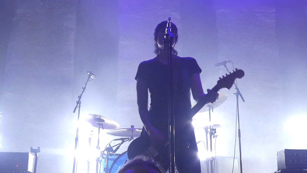 The Distillers - L.A. Girl Live in Houston, Texas - YouTube