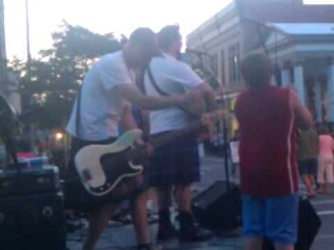 Funny Fat kid dancing on stage - YouTube