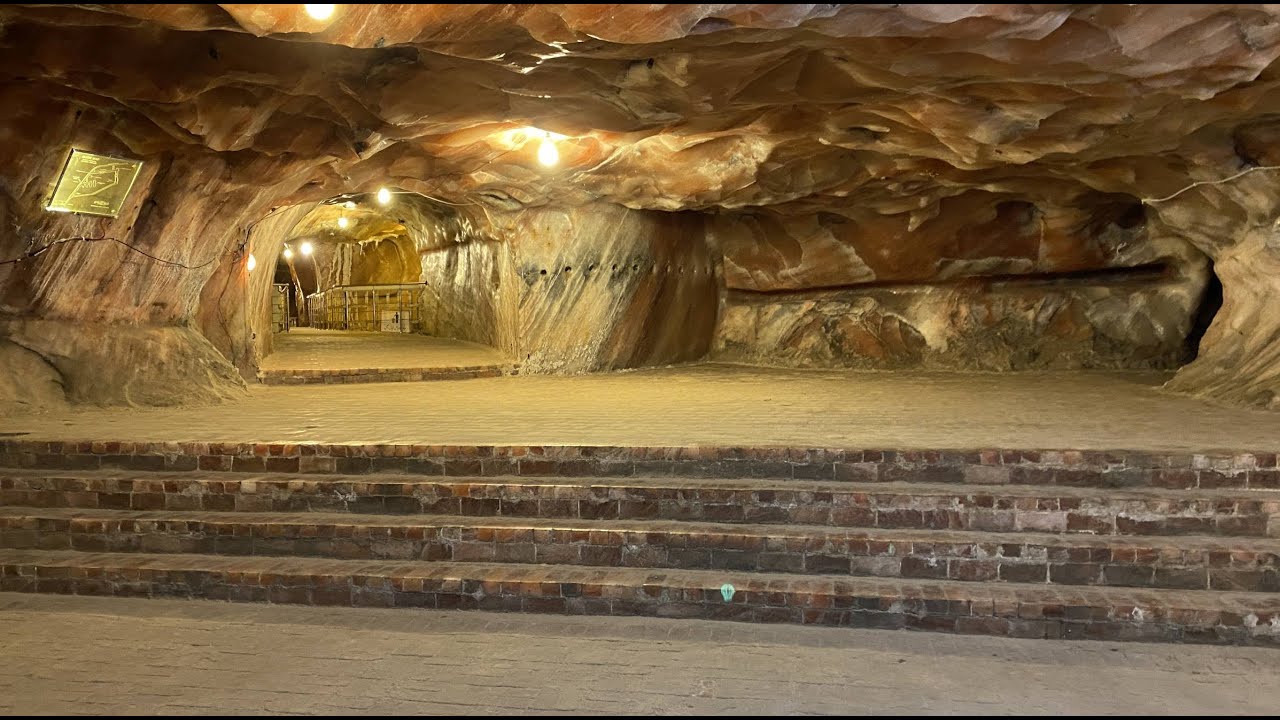 Himalayan Pink Salt mine in Khewra Pakistan - YouTube