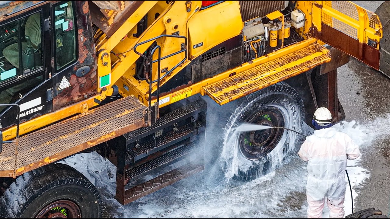 Fragmentiser in Action & Scrap Handler Jet Washed | Heavy Scrapyard ...