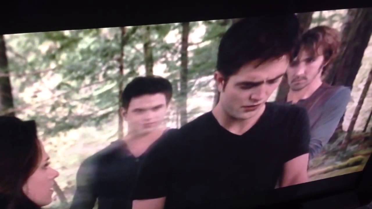 Twilight Bella using her shield power!!! - YouTube