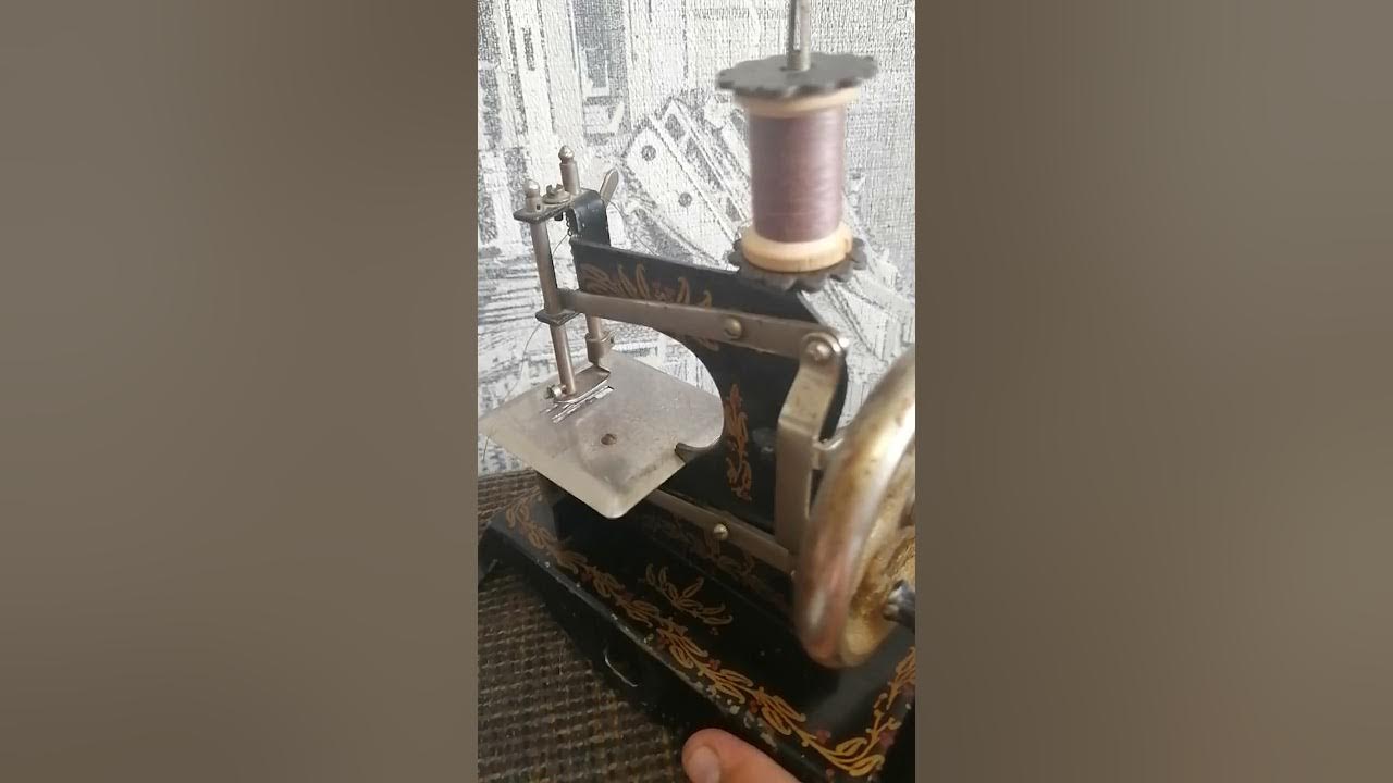 Детская швейная машина Метиз 2.Сталинского РПТ - YouTube