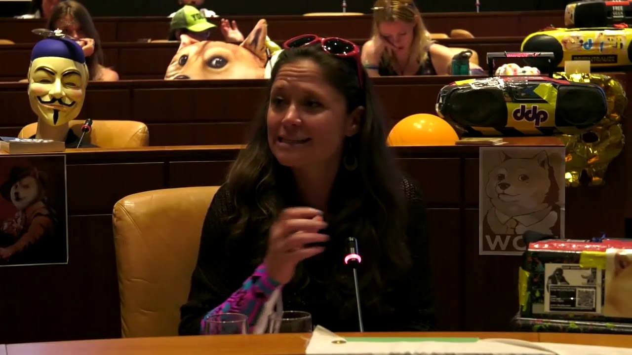 Shannon Ewing, Presearch | Dogecon Vancouver 2018 - YouTube