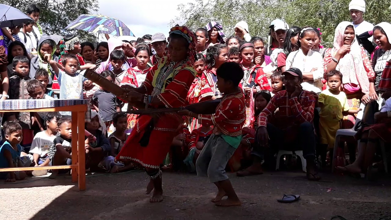 Ata Manobo Dance- during "SUNGGOD TO KAMANGA" - YouTube