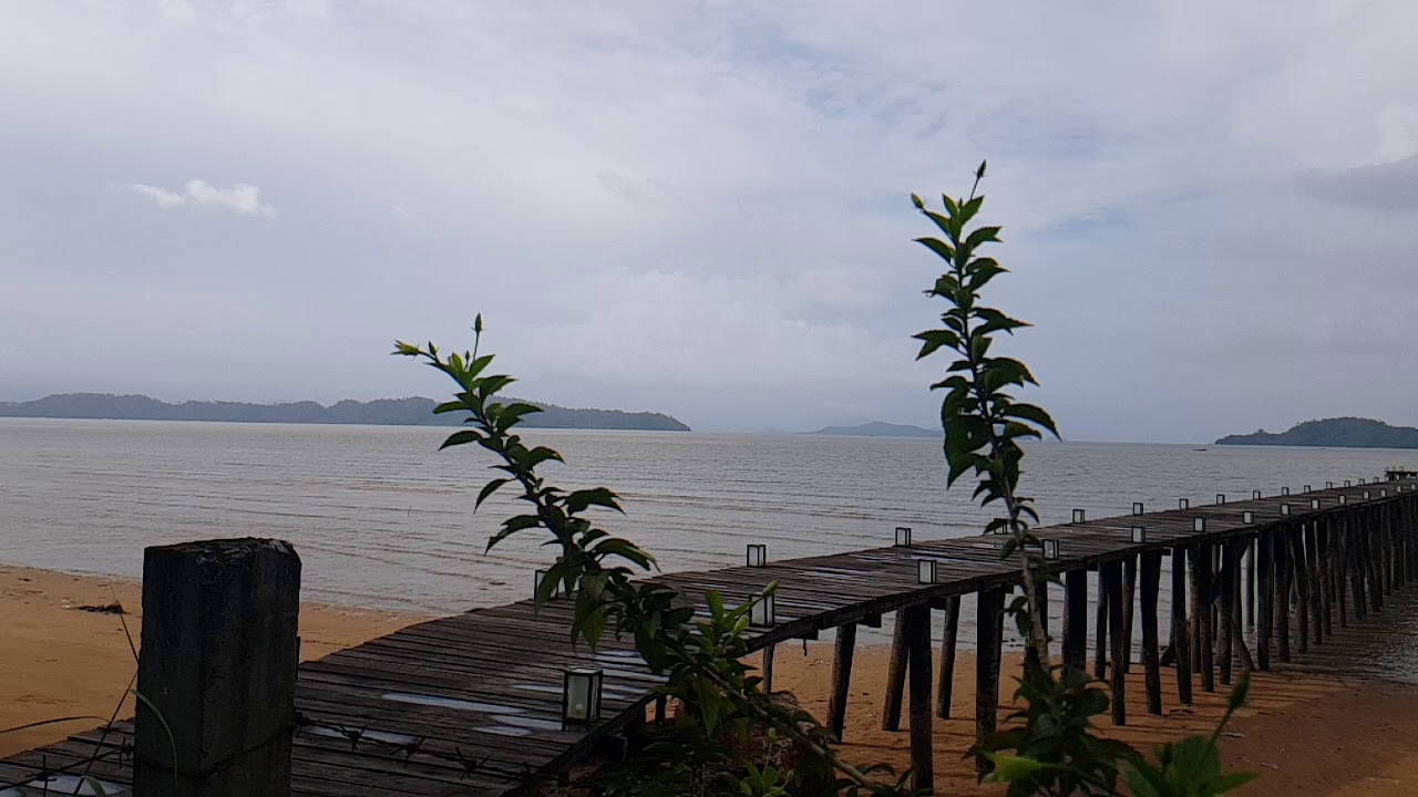 Victoria Cliff Hotel & Resort's Beautiful Wooden Bridge for Walking ...