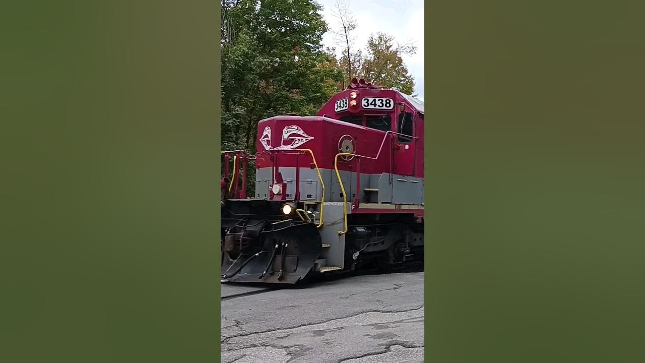 RJC 3438, 3478 & 8159 shoving coal empties onto siding - YouTube