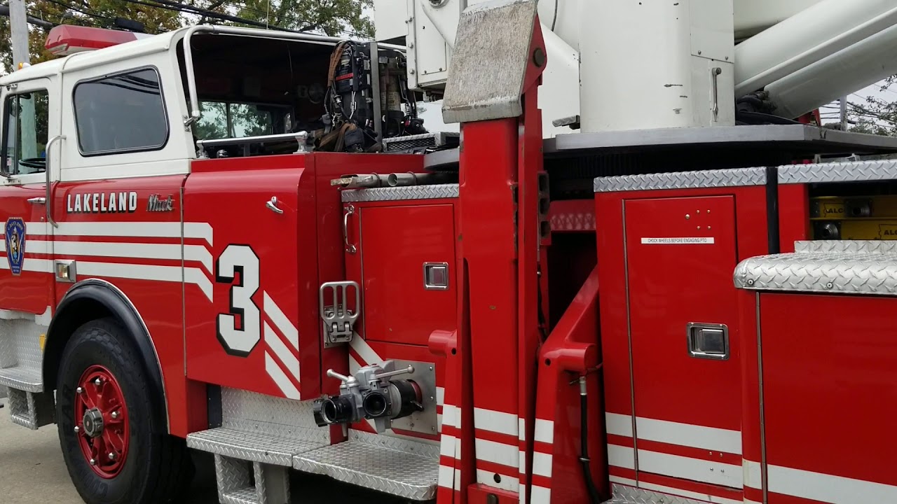 1984 Mack Tower Ladder Auctions International - YouTube