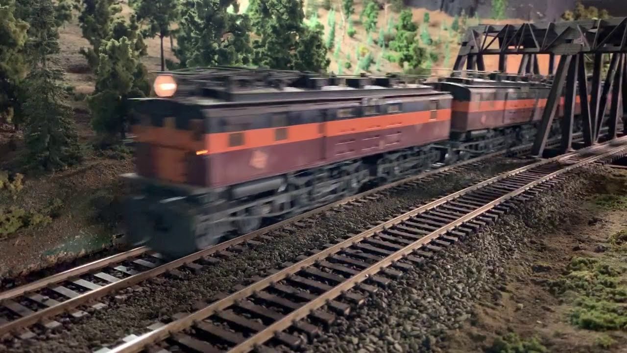 Milwaukee EF-1| O Scale | Stamford Model Railroad Club - YouTube