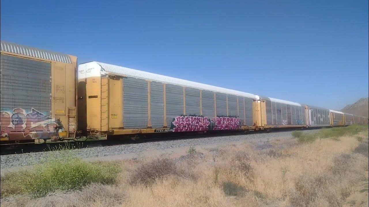 WB BNSF Autoracks Train At East Monolith Ca! #bigbossrailfanner - YouTube