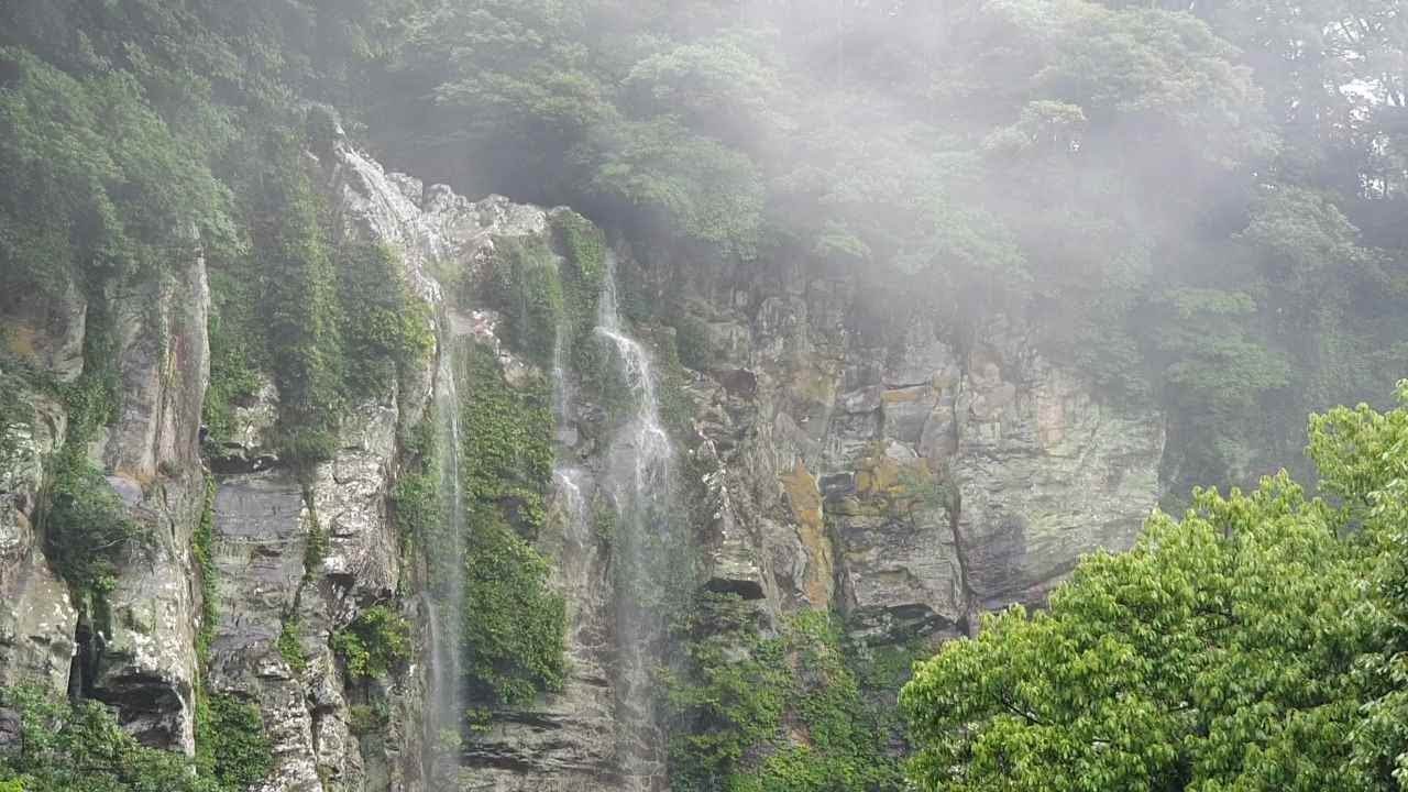 You can see Eongtto Falls only in a Rainy Day in Jeju :: 제주에서 비가오면 엉또폭포 ...