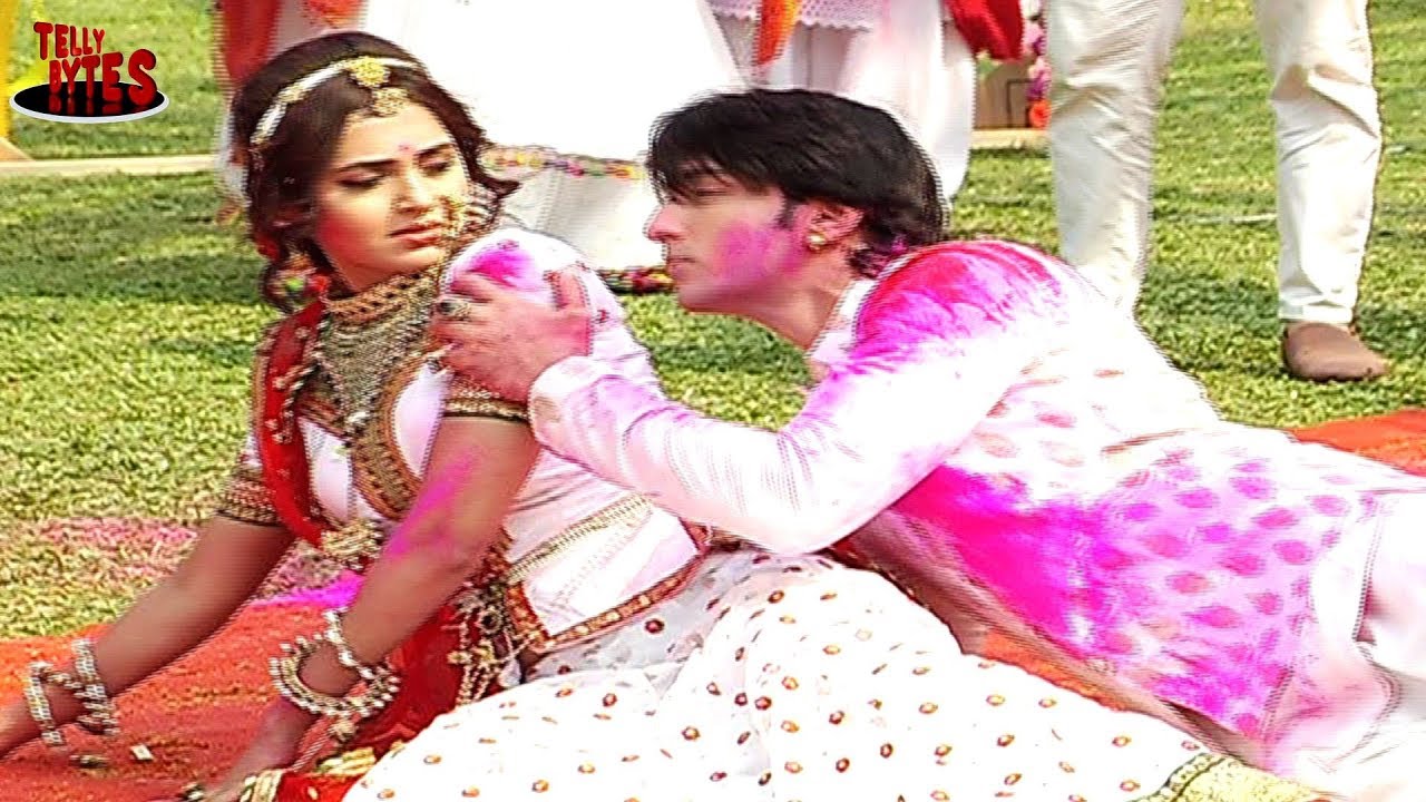 Diya and Ratan is in romantic mood during holi - YouTube