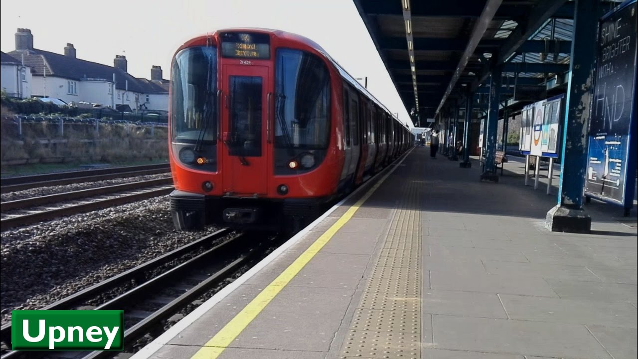 London Underground : Upney | District line ( S7 Stock - British Rail ...