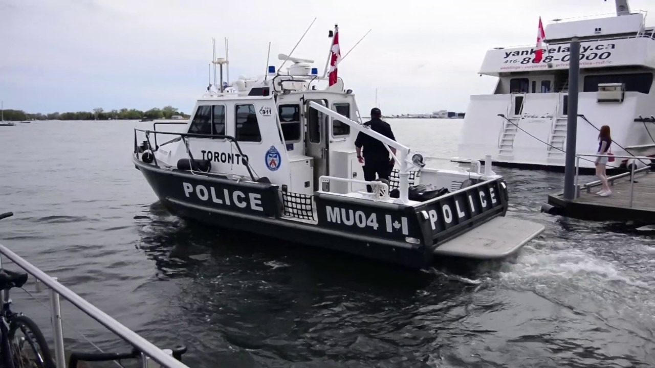 *EXCLUSIVE* *RARE* *NEW* Toronto Police Marine Unit Responding with ...