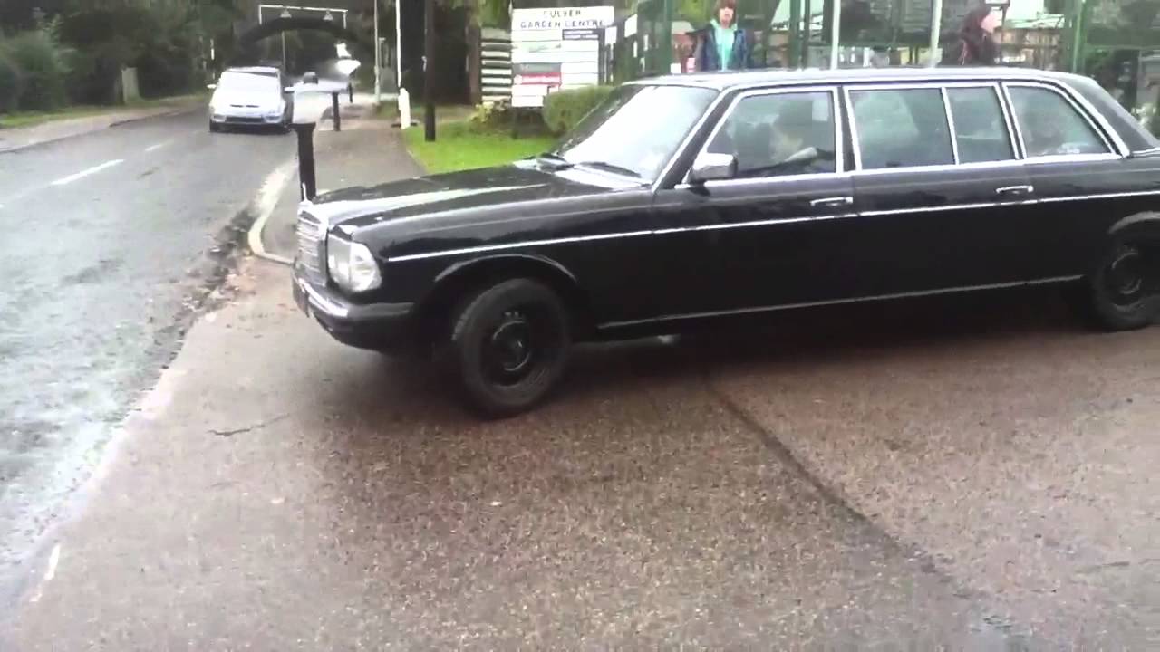Loud Mercedes limo driving - YouTube