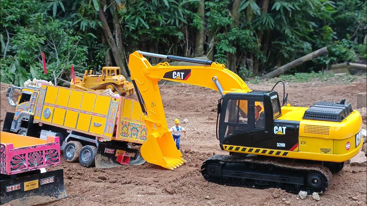 CAT 320 D2 ออกงานวันแรก ก็งานเข้าเลยนะ สิบล้อจม สงสัยคงจะใส่เยอะเกิน55 ...