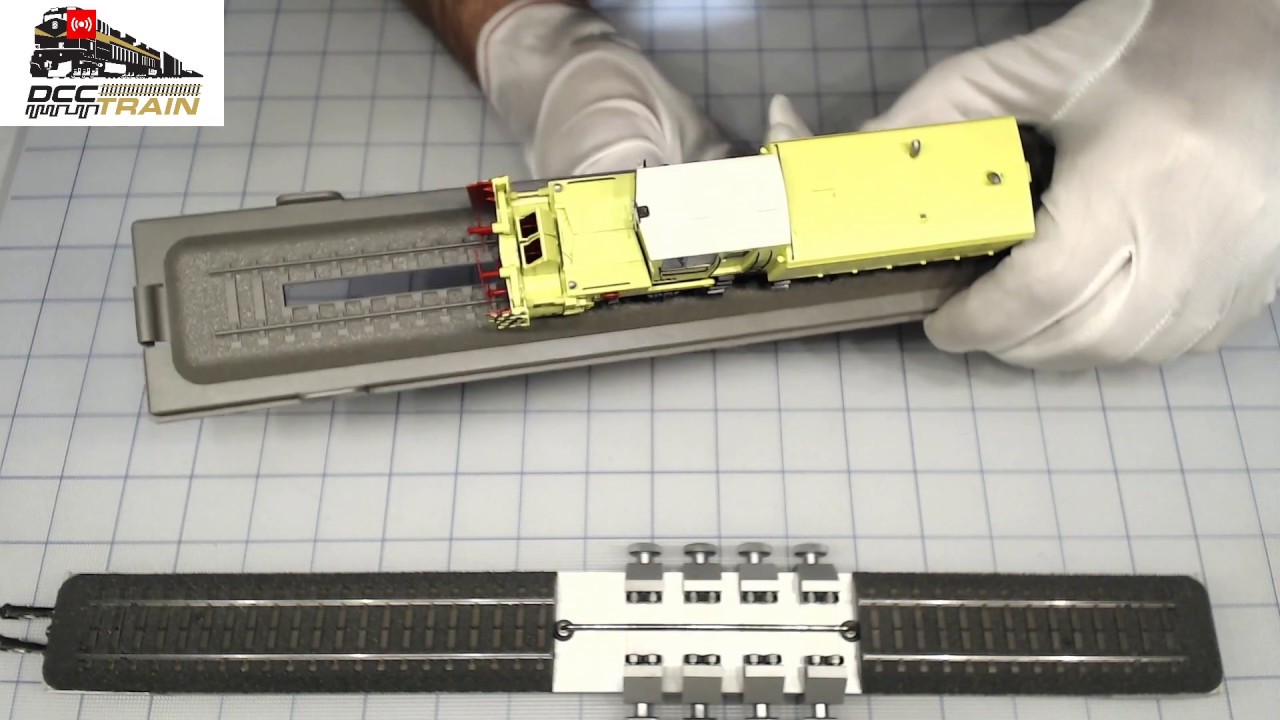 Roco American Beilhack Rotary Snow Blower of the CSX 72803 - YouTube