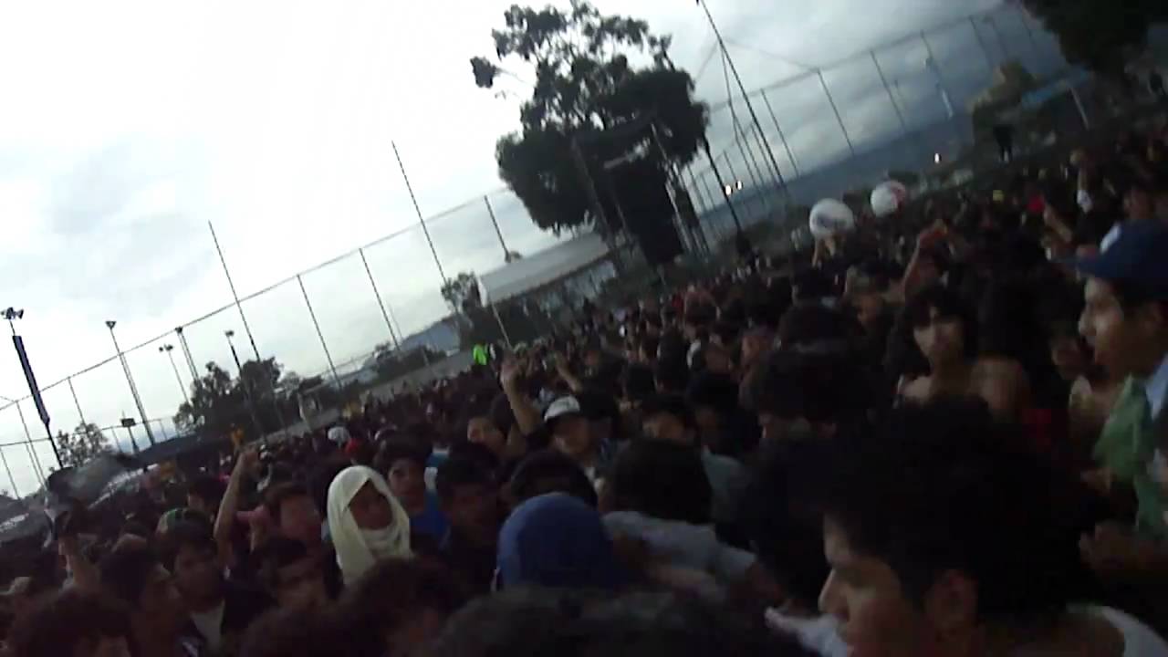 Sol De Media Noche. Snickers Urbania 2010 DF - YouTube