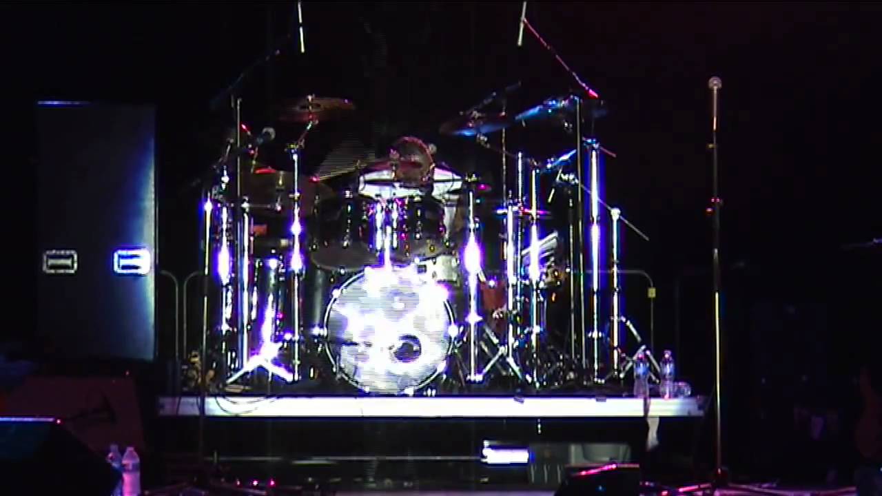 Awesome LIVE Drum Solo - Bonny B - Spyro Gyra - YouTube