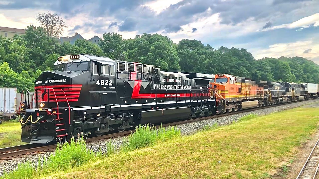 LOOKING SHARP IN RED!!... NS 4822 (MTWOTW Unit) with P3 Horn Leads ...