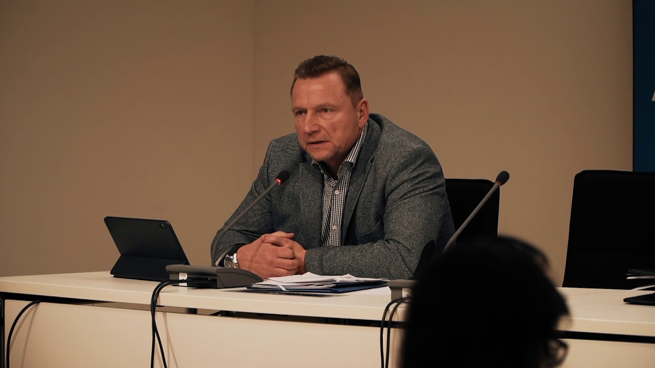 Steffen John | Pressekonferenz vom 19.01.2021 - YouTube