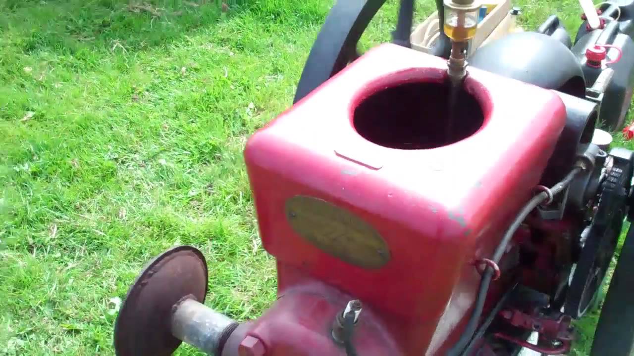 stationary engines + Lanz Bulldog - YouTube