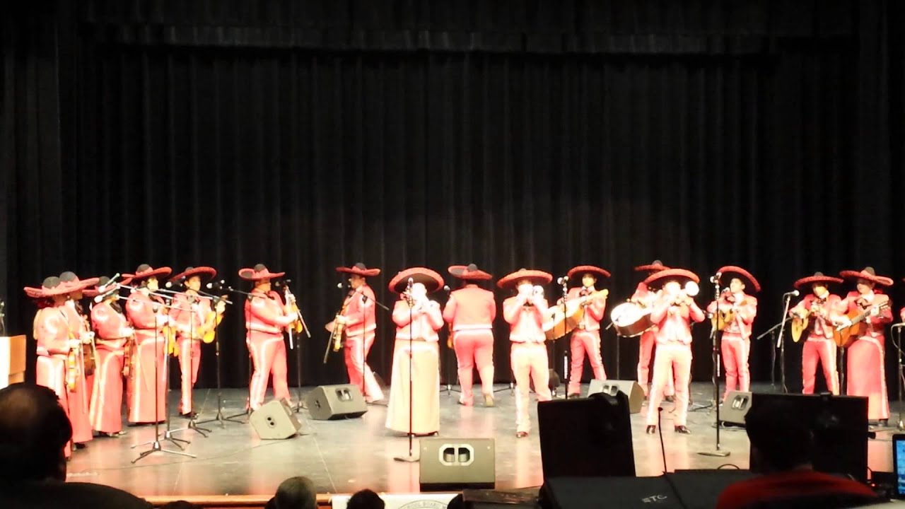 Fox tech mariachi de san antonio edingburg 2015 - YouTube
