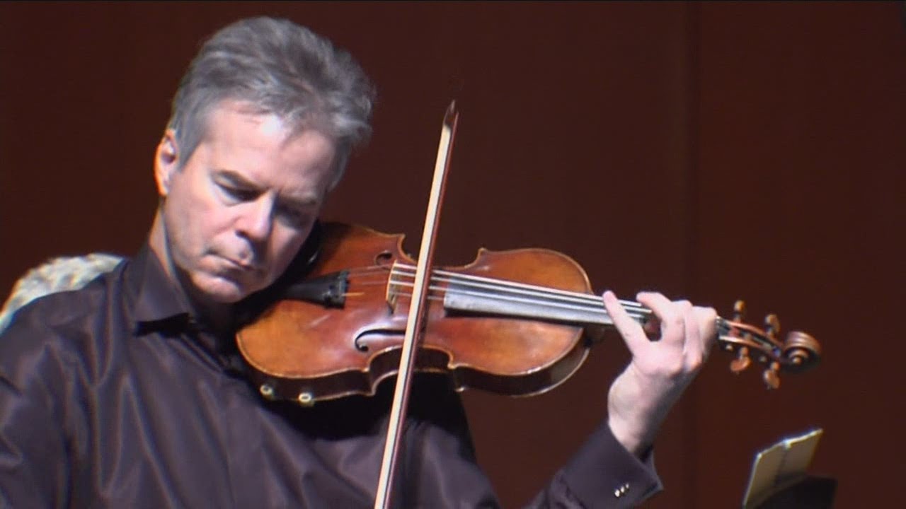 Frank Almond plays the Lipinski Stradivarius for a sold-out crowd - YouTube