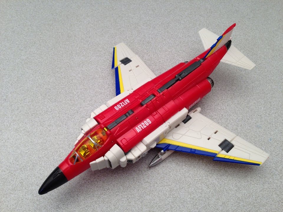 TRANSFORMERS URANOS F-4 PHANTOM FIREFLIGHT TFC TOYS VIDEO REVIEW - YouTube