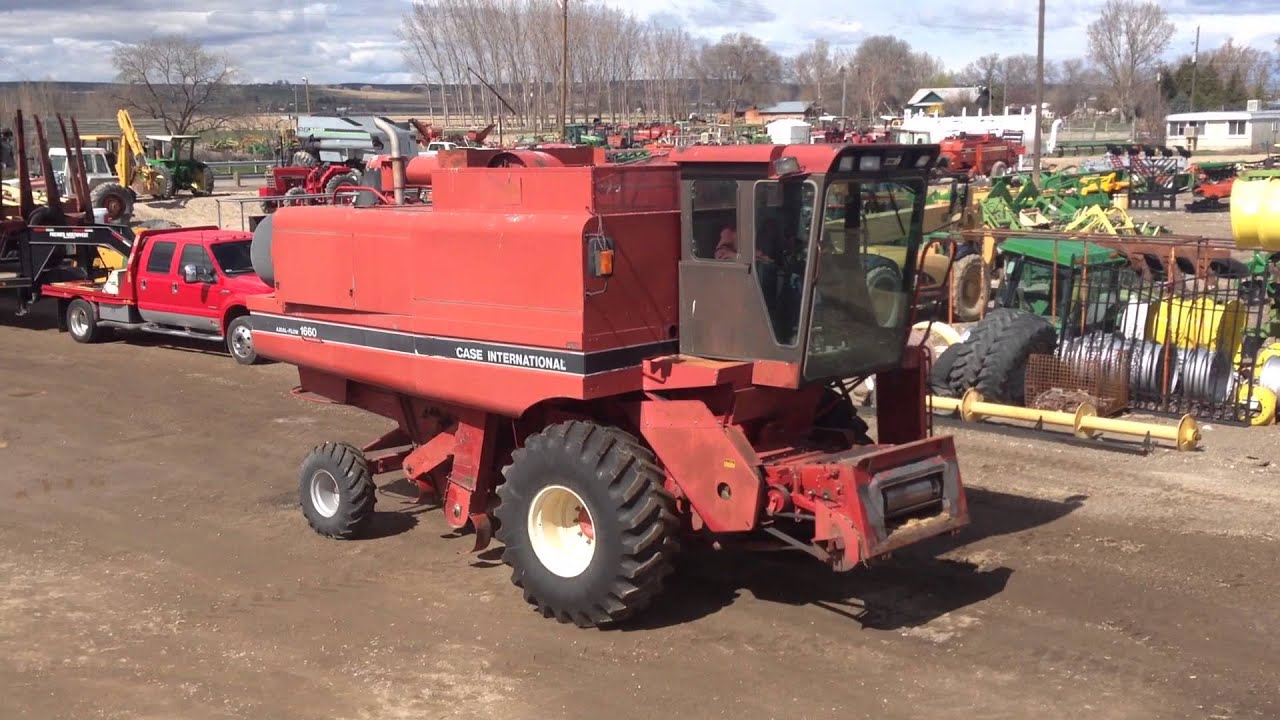 Case IH 1660 Combine - YouTube