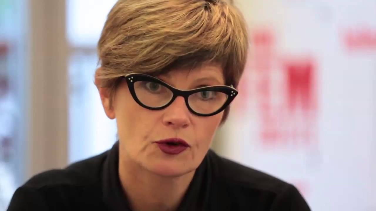 Vidéo Passion Métiers ESPRITMEUBLE Sarah Bain, Ebéniste - YouTube