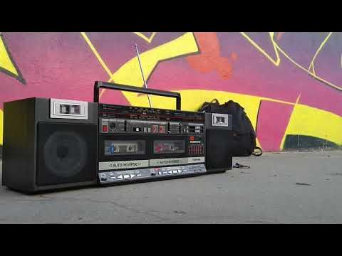 toshiba RT-sx85b dehors en action radio cassette boombox ghettoblaster - YouTube