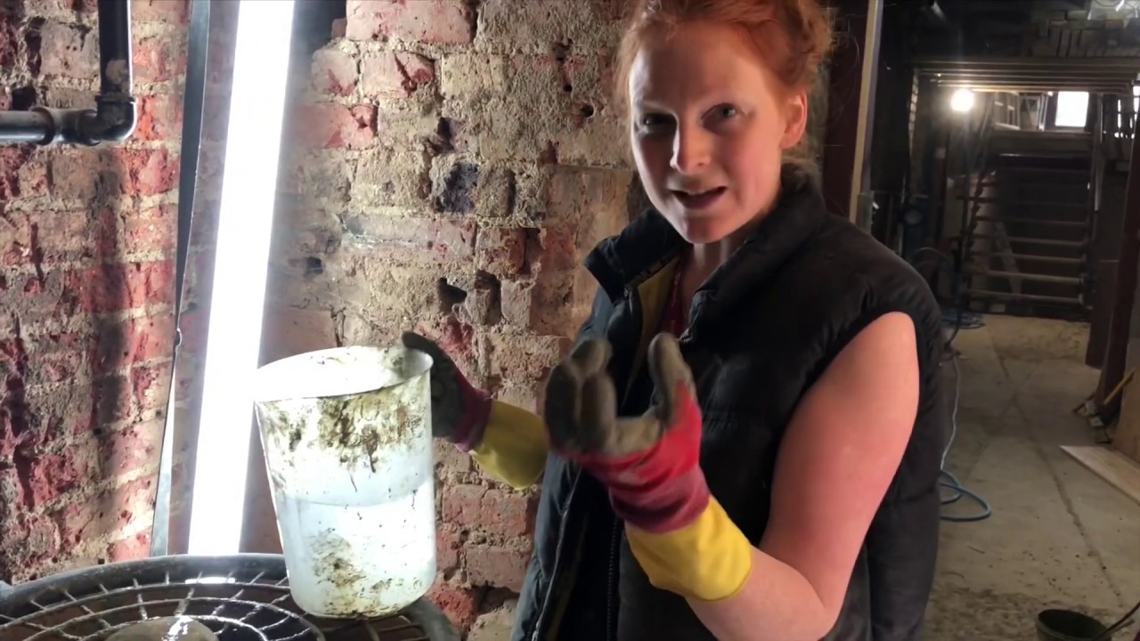 Laying a bonded screed with Ardex A29 and Ardex A18 - YouTube