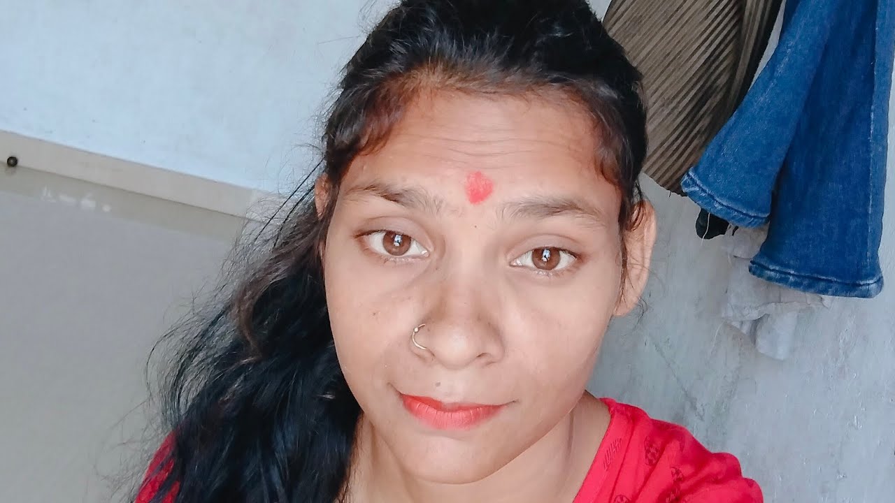 Miss Pooja Blogs Live On - YouTube