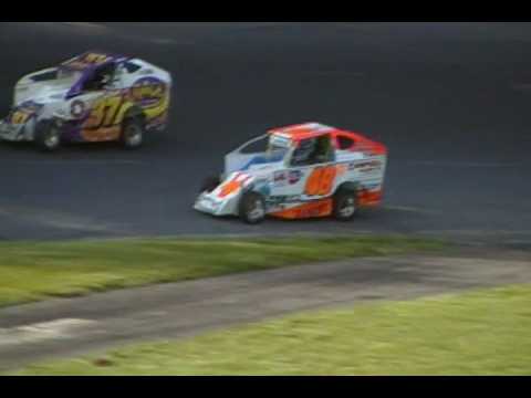 George Loux XCEL Chassis 600 Modified at Mahoning Valley Speedway 5-30 ...