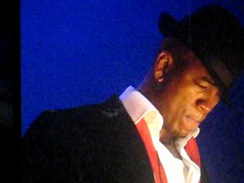 Neyo crying MEN 16/07/09 - YouTube