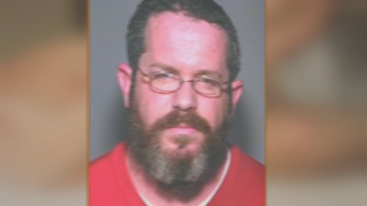 Massage therapists accuse Matthew Coates of exposing himself - YouTube