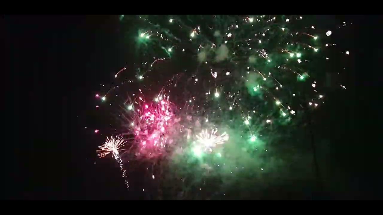 Feu d'artifice - YouTube