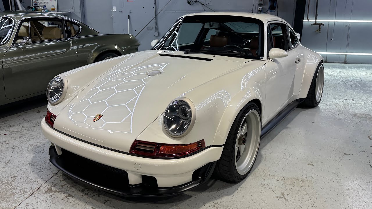 Porsche 911 Singer LOUD Exhaust Sound & Revs - YouTube