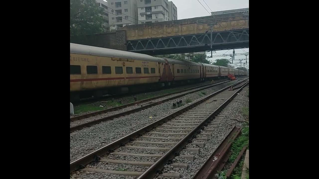 12704 Falaknuma Express: Secunderabad to Howrah | Indian Railways - YouTube