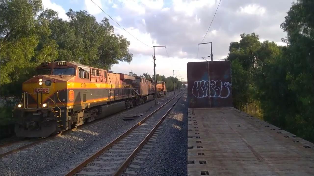 CPKC 4754 CPKC 9828 BNSF 7141 MÁQUINAS SOLAS AL NORTE - YouTube