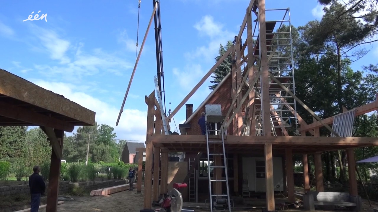 Wonen.tv: De verbouwers, de nokbalk wordt geplaats - YouTube