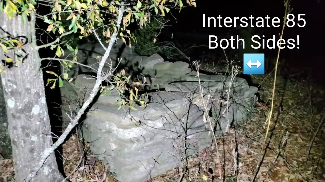 Lipscomb-Sarratt Cemetery (Cemetery In The Middle Of A Interstate ...