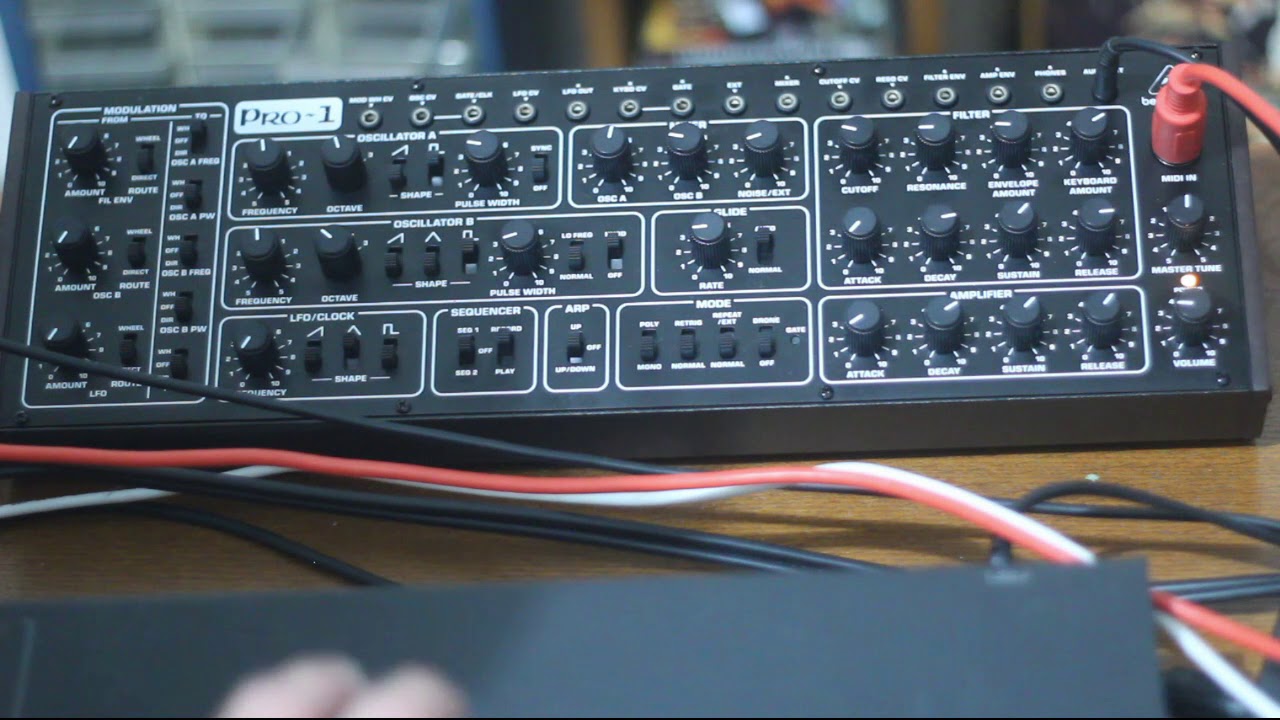 Behringer Pro-1 : Dual Pulse Wave Patch - YouTube