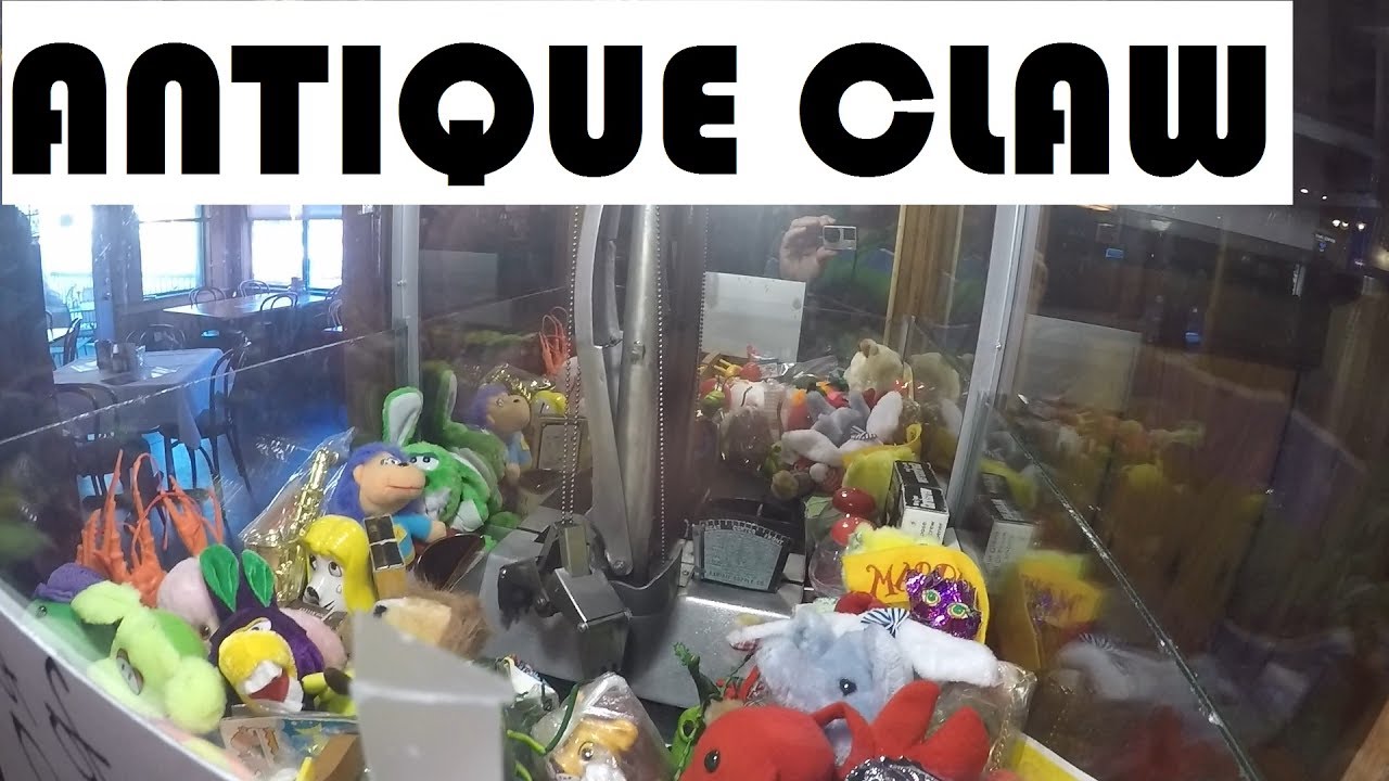 Vintage Antique Claw Machine Demonstration and CRAWFISH! - YouTube